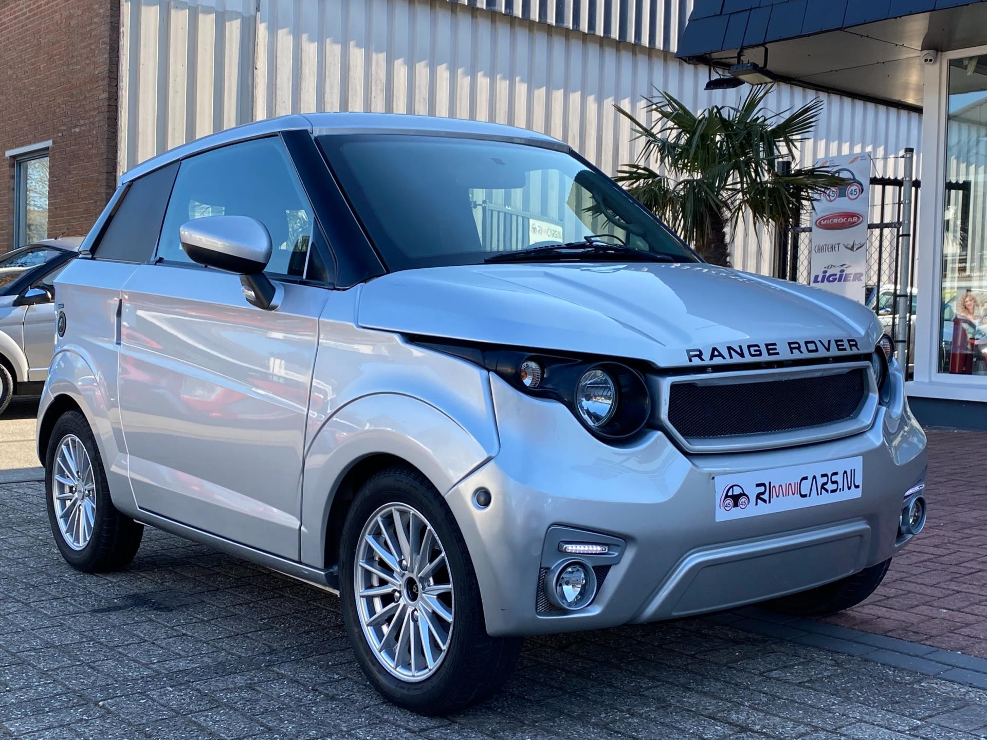 JDM--Xheos Range Rover brommobiel 45km auto-kopen in Numansdorp