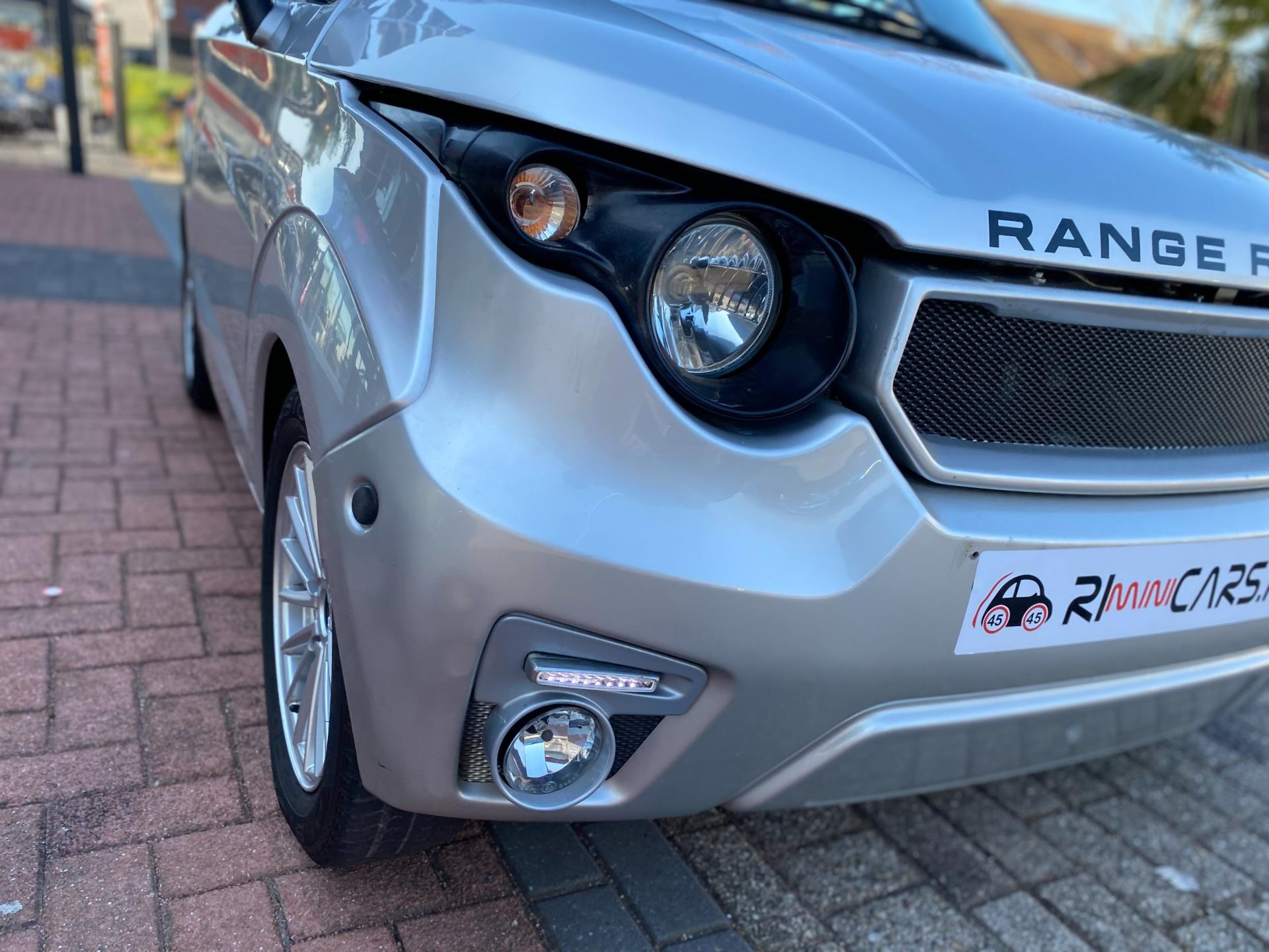 JDM--Xheos Range Rover brommobiel 45km auto-kopen in Numansdorp